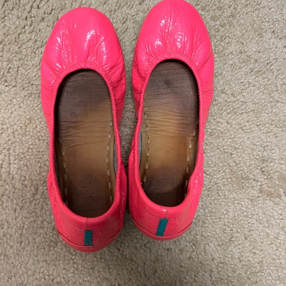 Tieks | Shoes | Size 7 Pop Pink Neon Tieks | Poshmark